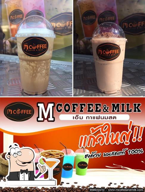 รถร้านกาแฟ M Coffee & Milk หน้าวัดนันทาราม เชียงใหม่ pub & bar, Chiang ...