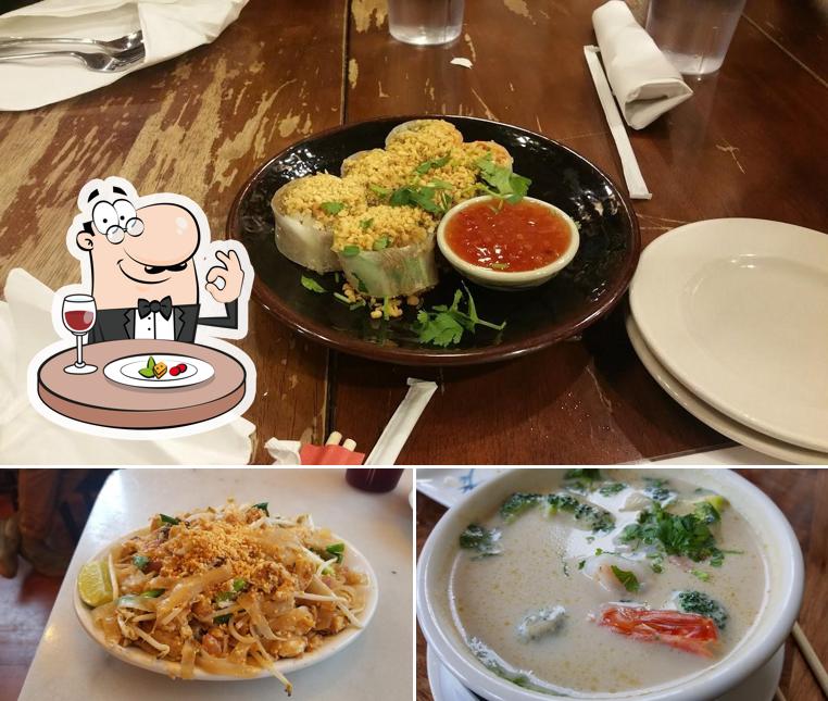 The Smiling Elephant, Nashville - Restaurant menu, prices and reviews
