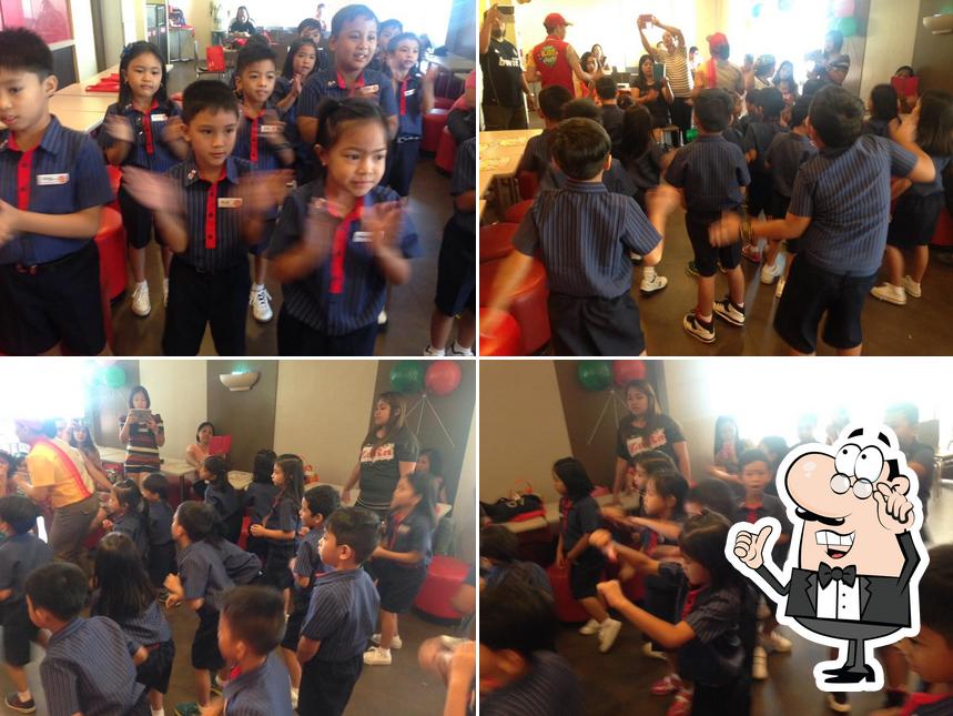 Jollibee Tanauan Crossing Mini Managers camp 2016 restaurant, Quezon ...