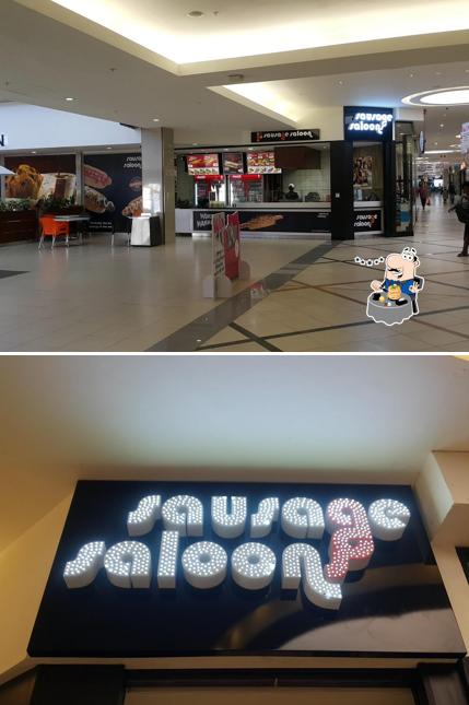 Sausage Saloon Fast Food Bayside Mall, Kapstadt, W Coast Rd ...