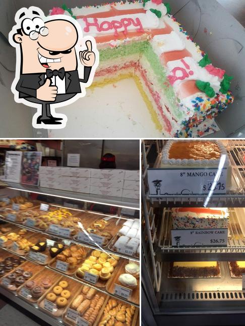 Dee Lite Bakery, 94-766 Farrington Hwy in Waipahu - Restaurant reviews