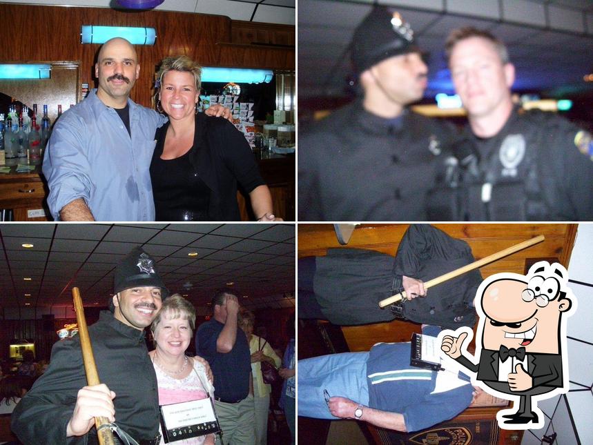The Precinct Bar & Grill in Canton - Restaurant reviews