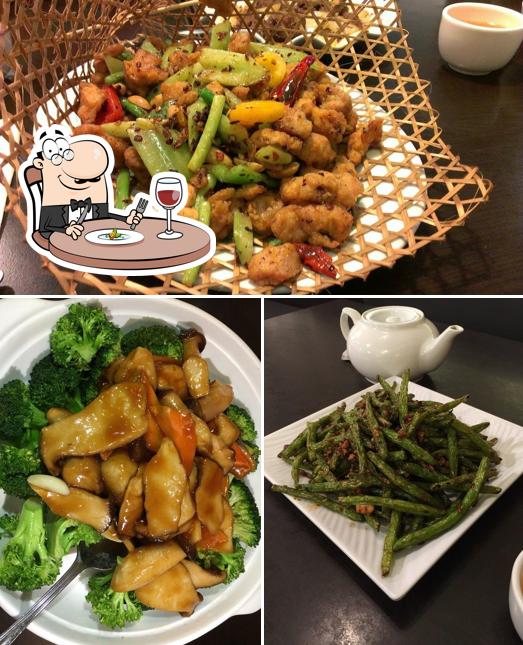 满江红 Red Lotus Restaurant, 1177 Central Pkwy W in Mississauga ...