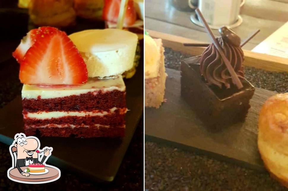 Revo Cafe and Bar at Oaks Ibn Battuta Gate Hotel Dubai, Dubai - Carta ...