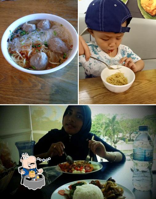 Restaurante Bakso Lapangan Tembak Senayan Jakarta - Mega Mall Batam ...