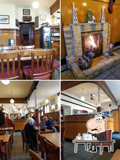 Allan's Snack Bar, 6 Storie St in Paisley - Restaurant menu and reviews