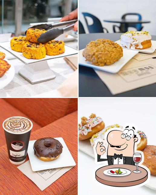 Mos Mos Coffee & Cookie Shop, Toronto - Restaurant menu, prices and reviews