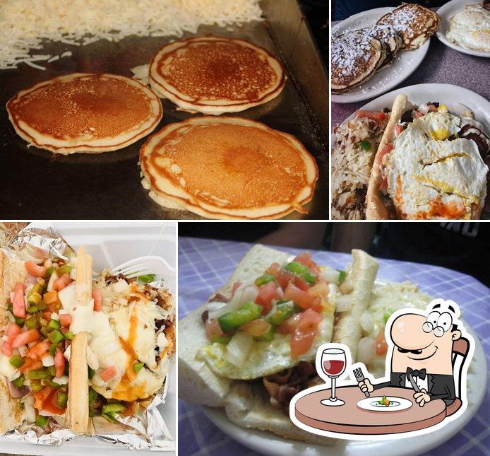 Sarkis Cafe, 2632 Gross Point Rd in Evanston - Restaurant menu and reviews
