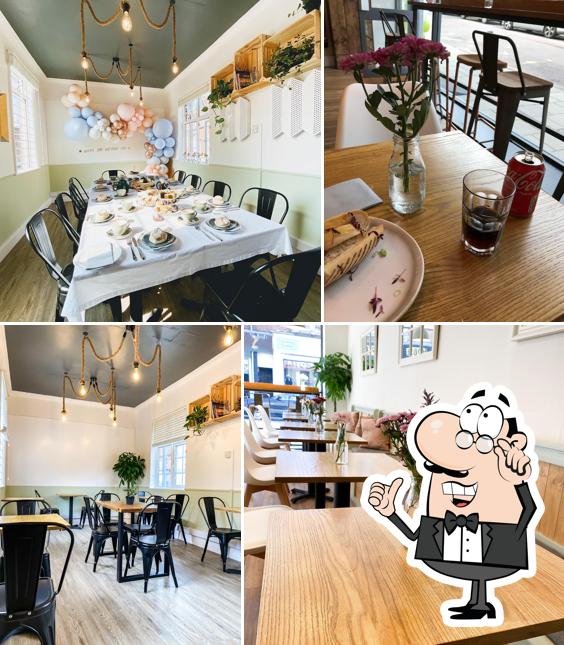 Best cinnamon rolls in Rushden restaurants, summer 2024 - Restaurant Guru