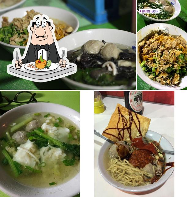 Top 10 restaurants with mee Rebus in Bandung, september 2025 ...
