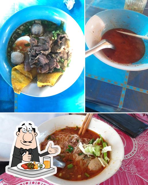 Restaurante ก๋วยเตี๋ยว สายันต์ & โกหยัง (สาขาทุ่งโฮ้ง), Thung Hong ...