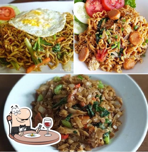 Nasi goreng baladewa grabfood & gofood ciawi restaurant, Bogor ...