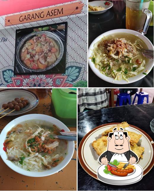 Soto Seger Mbok Sabi restaurant, Pontianak, X86C+R29 - Restaurant reviews