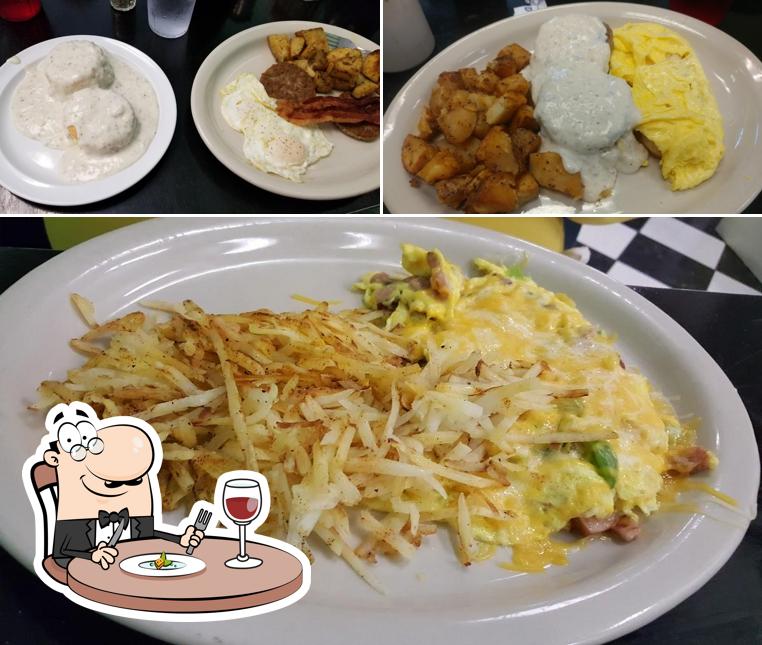 Austin Diner, 5222 Burnet Rd #550 in Austin - Restaurant menu and reviews