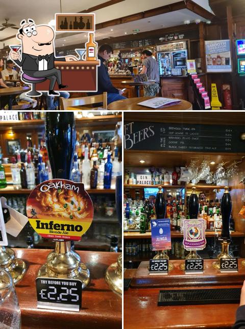 JJ Moon's Tooting - JD Wetherspoon, 56a High Street in London ...