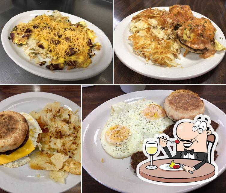 Dee's Restaurant, 1109 C Bowers Ave NW in New Philadelphia - Restaurant ...