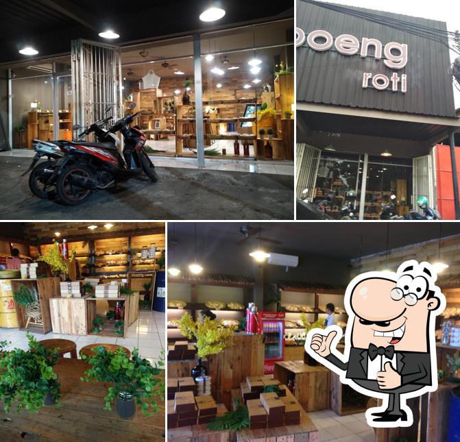 Kampoeng Roti Wiyung, Surabaya, Jl. Raya Menganti No.19 - Restaurant ...
