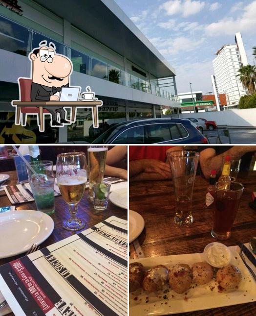 Cueva Carvajal pub & bar, Monterrey, Av. Eugenio Garza Sada Sur 2408 ...