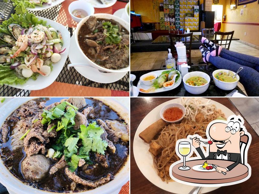 Naam Khao Thai Kitchen & Bar in Houston - Restaurant menu and reviews