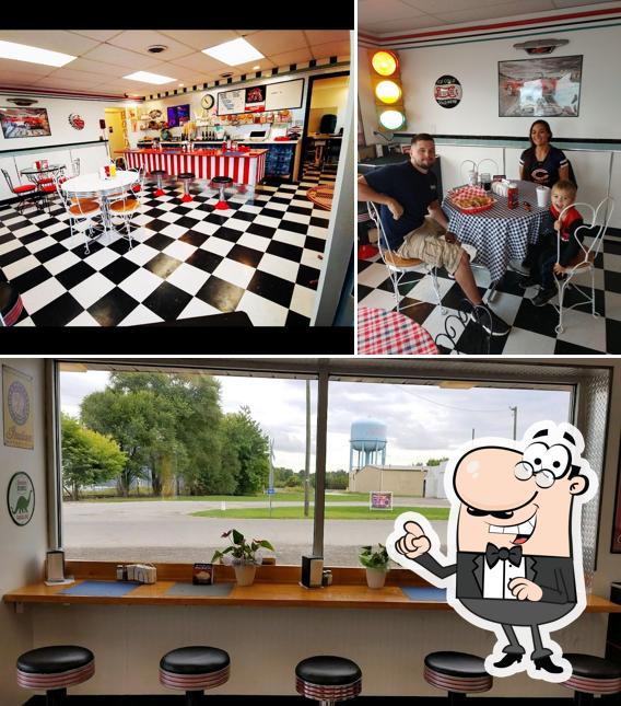 CW root beer station in Elwood - Restaurant reviews
