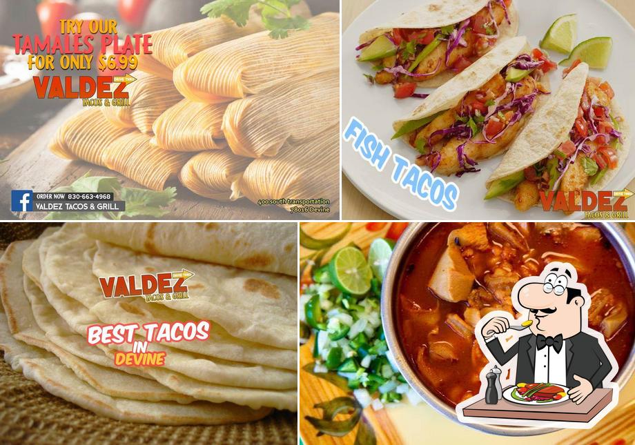 Titos Tacos in Devine - Restaurant reviews