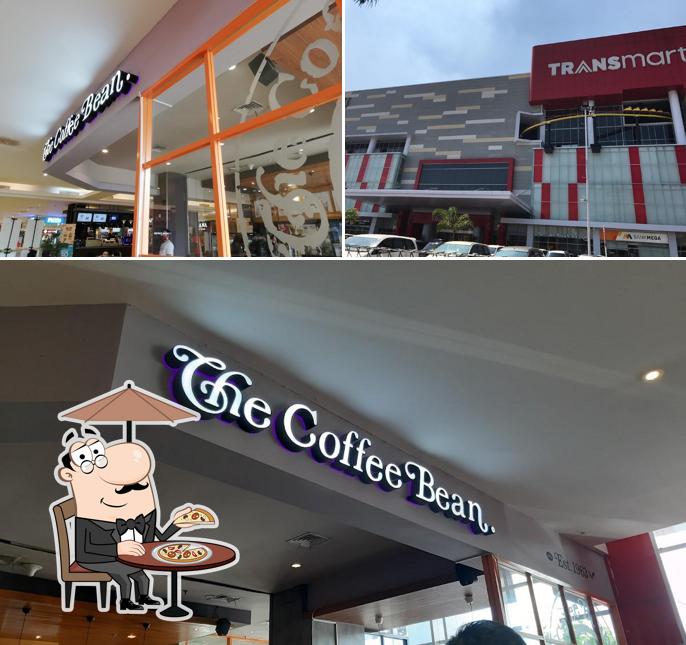 The Coffee Bean & Tea Leaf Transmart Rungkut cafe, Surabaya, Transmart ...