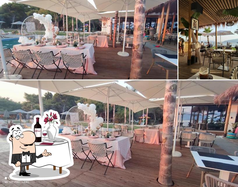 Saint Tropez Vlorë pub & bar, Vlorë - Restaurant reviews