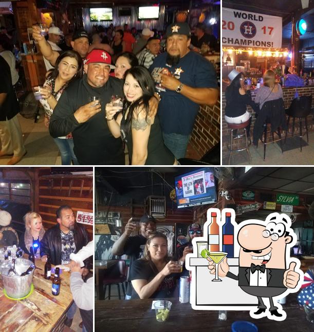The Side Track Bar, South Houston - Restaurant menu, prices and reviews