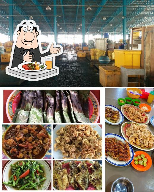 Ikan Bakar Makassar Muara Angke restaurant, North Jakarta, Jl ...