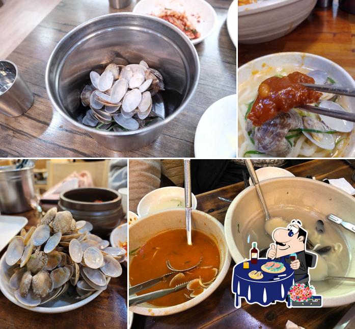Somunnan Bajirak Kalguksu restaurant, Seoul, Samseong-ro - Restaurant ...