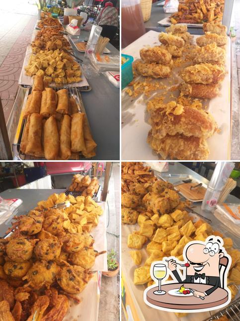 กล้วยทอดท่าเรือ หน้า7-11วัดกลวง, Tha Ruea - Restaurant menu, prices and ...