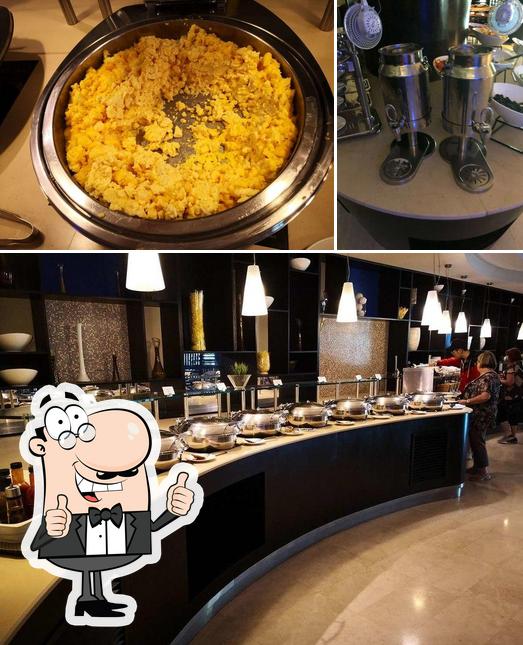 Holiday Inn Express Lounge Bar, Dubai, 35th Street - Restaurant menu ...
