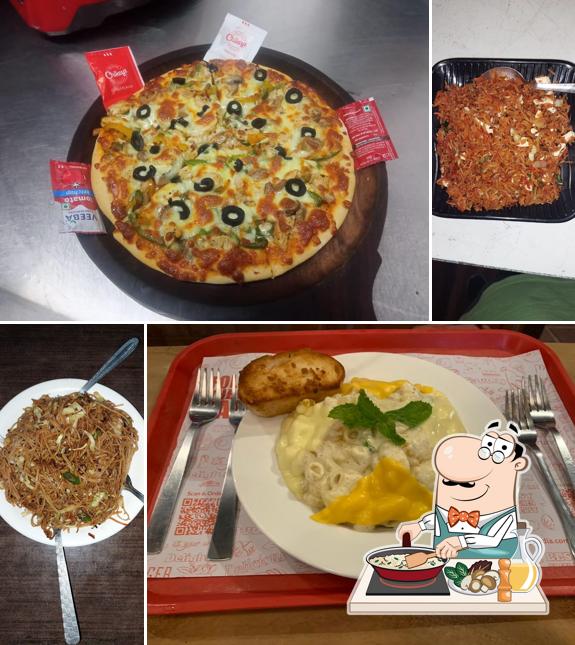 Royal Cafe, Mau - Restaurant menu, prices and reviews