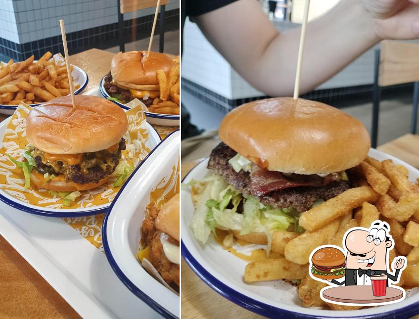 RE Burger Petone, Lower Hutt - Restaurant menu, prices and reviews