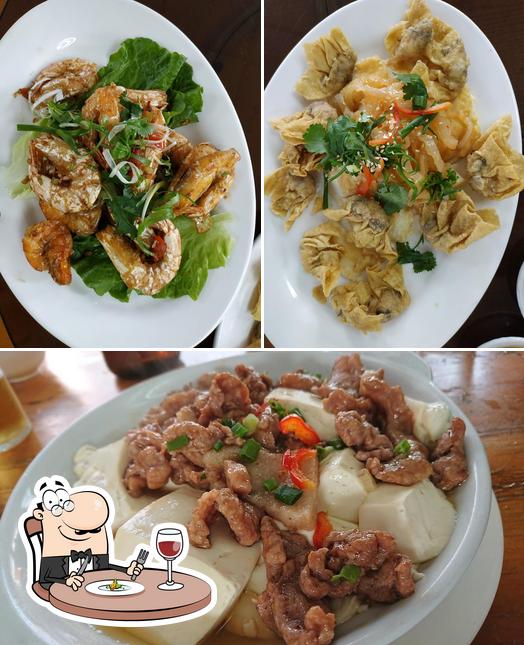 Moon Kee Lin Heung Restaurant, Hong Kong, 52 Kat Hing St - Restaurant ...