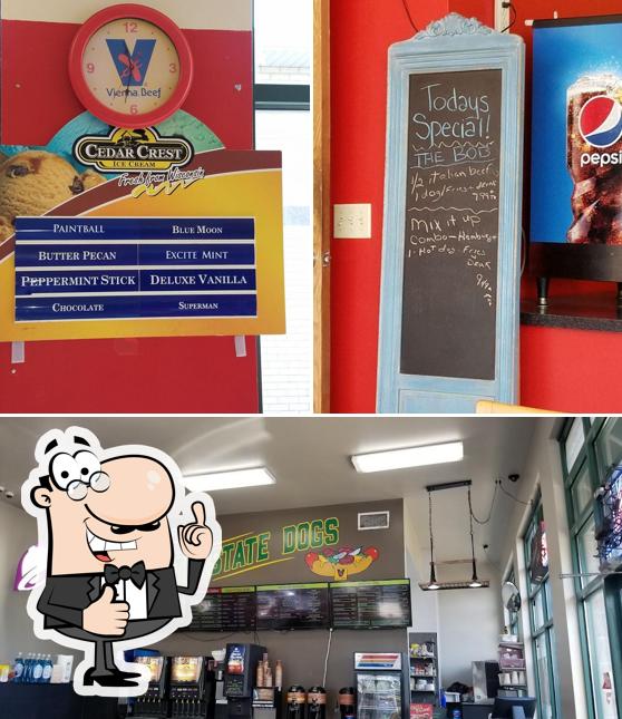 Interstate Dogs, 12120 75th St in Kenosha - Restaurant menu and reviews