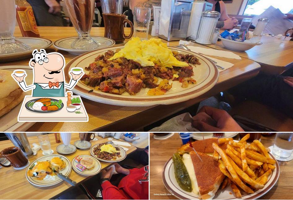 Totem Family Dining, Everett - Restaurant menu, prices and reviews