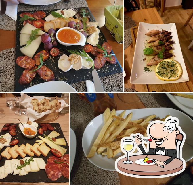 Best pubs & bars in Alvor, summer 2024 - Restaurant Guru