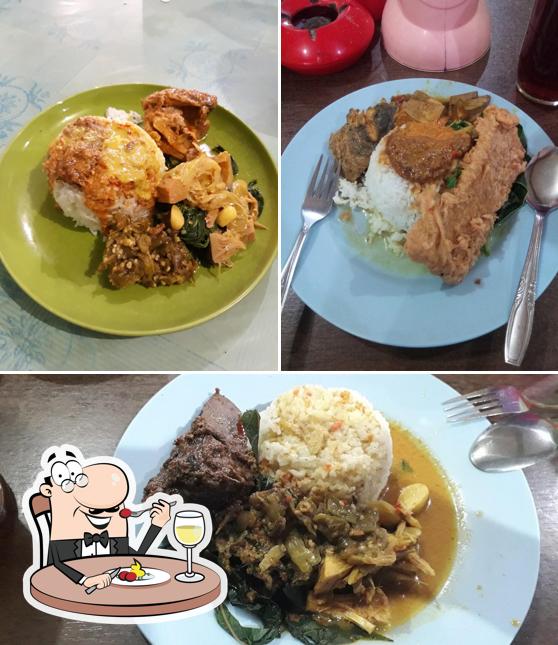 RM Ampera Roda Baru - Masakan Padang, Malang - Restaurant reviews