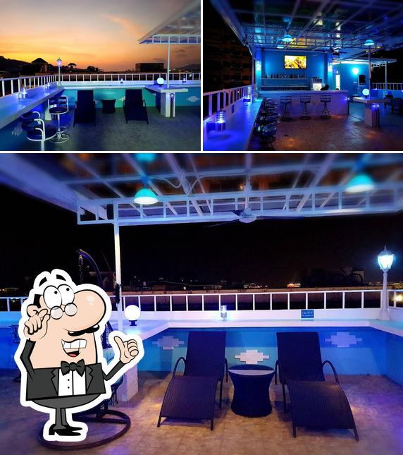 Rooftop Bar THE BLUE, Kathu