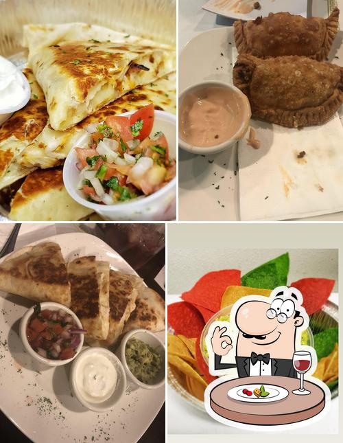 Tainos Cafe & Lounge in Coram - Restaurant menu and reviews