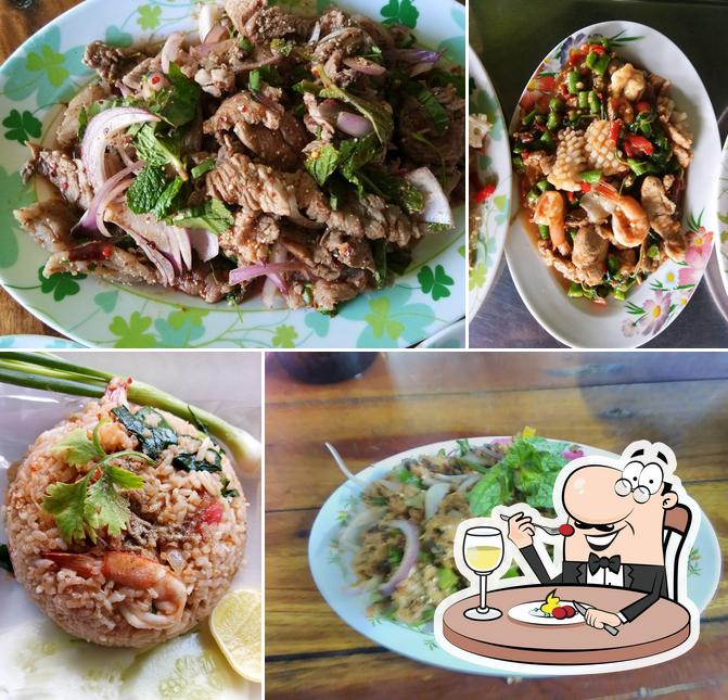 ลาบอุบล Larb Ubon (Isan Food) restaurant, Na Chom Thian - Restaurant ...