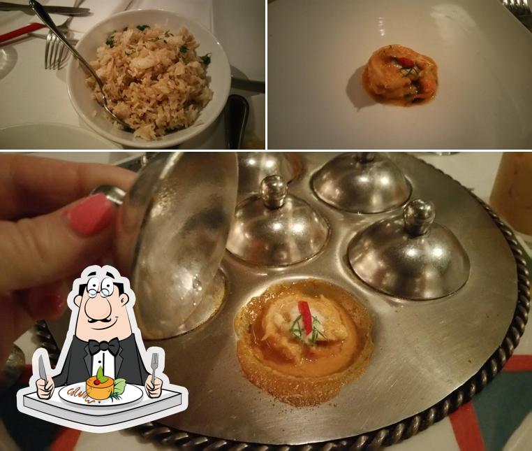 Si Laa Thai Dining, Los Angeles - Restaurant menu, prices and reviews