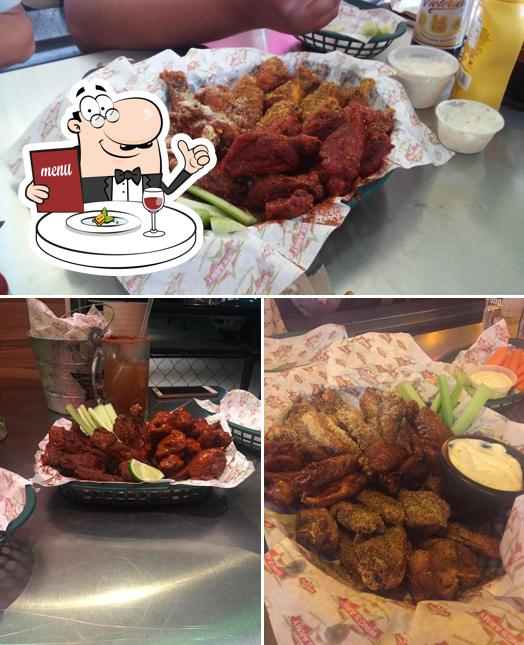 Wing's Army Plaza Teocalli restaurant, Leon, Boulevard Campestre 59 Int ...