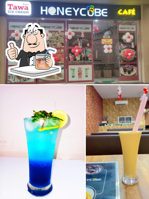 Honeycube Cafe Anand, Anand