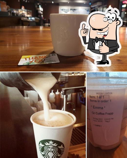 Starbucks, 2348 Durham Regional Hwy 2 in Bowmanville - Restaurant reviews