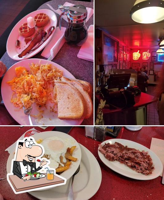 Red Arrow Diner, 61 Lowell St in Manchester - Restaurant menu and reviews