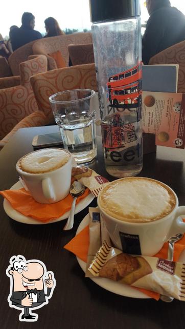 Level Cafe, Pachi - Restaurant reviews