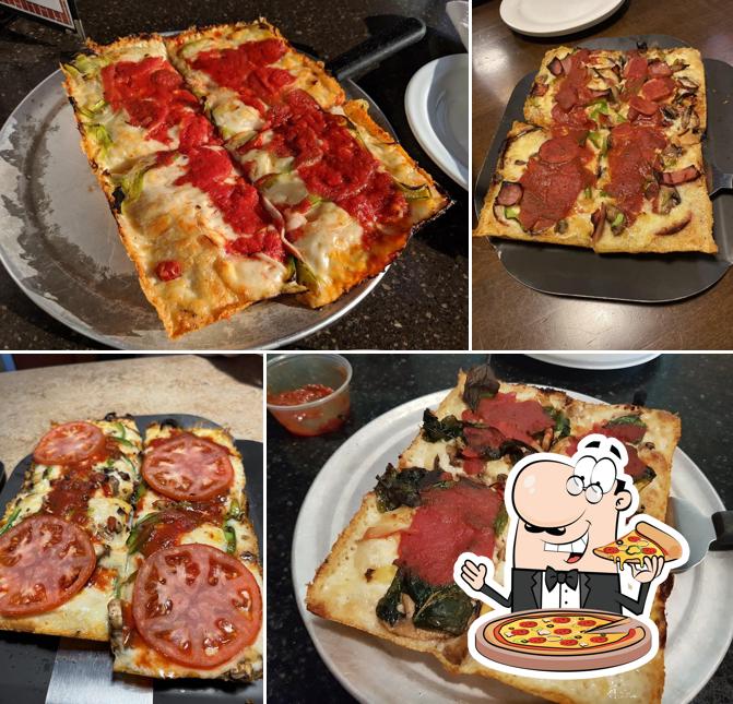 Best restaurants in Twelve Mile Crossing at Fountain Walk Mall ...