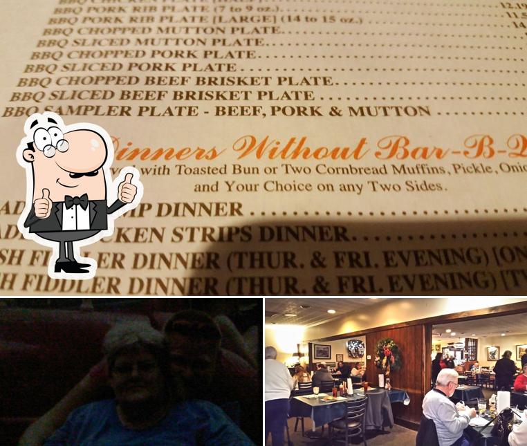 Moonlite Bar-b-q Inn in Owensboro - Restaurant menu and reviews